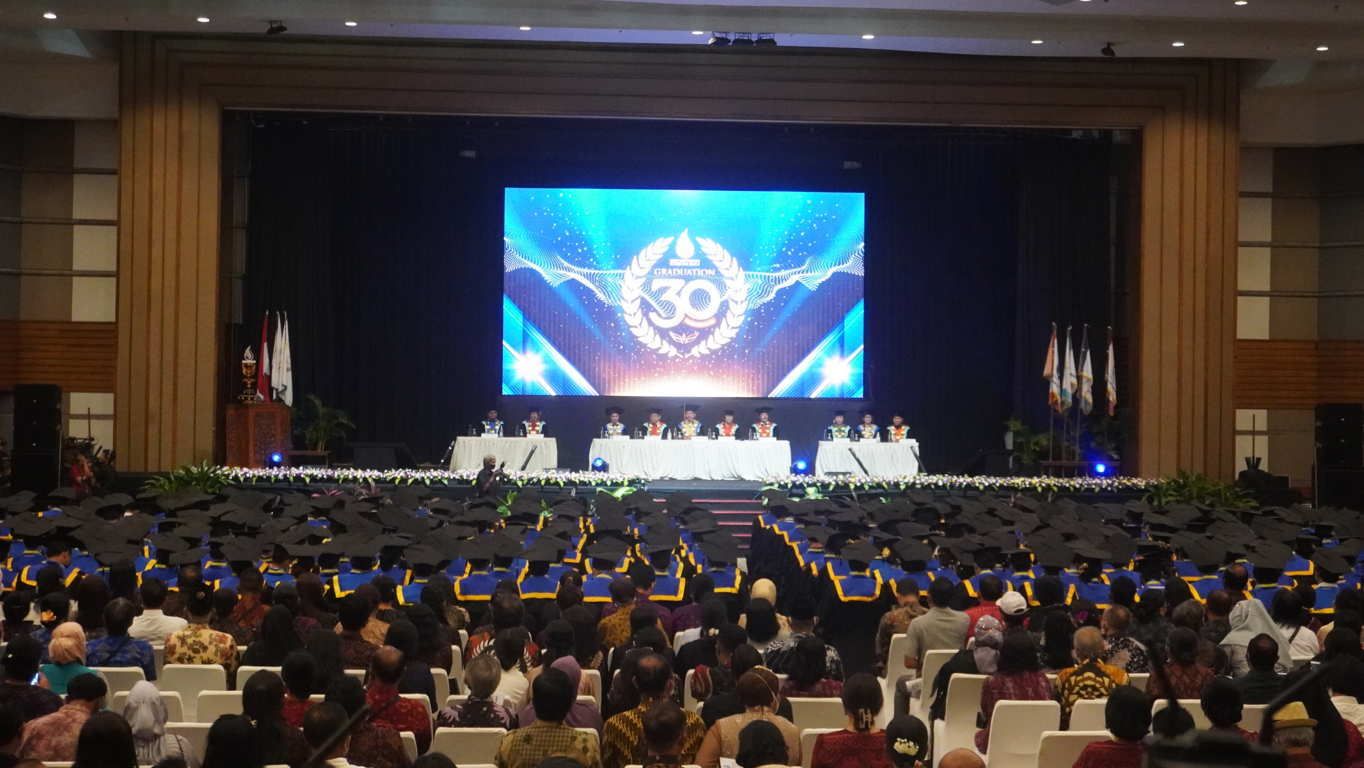 ITB STIKOM Bali Wisuda 581 Mahasiswa, Alumni Langsung Terserap Dunia ...