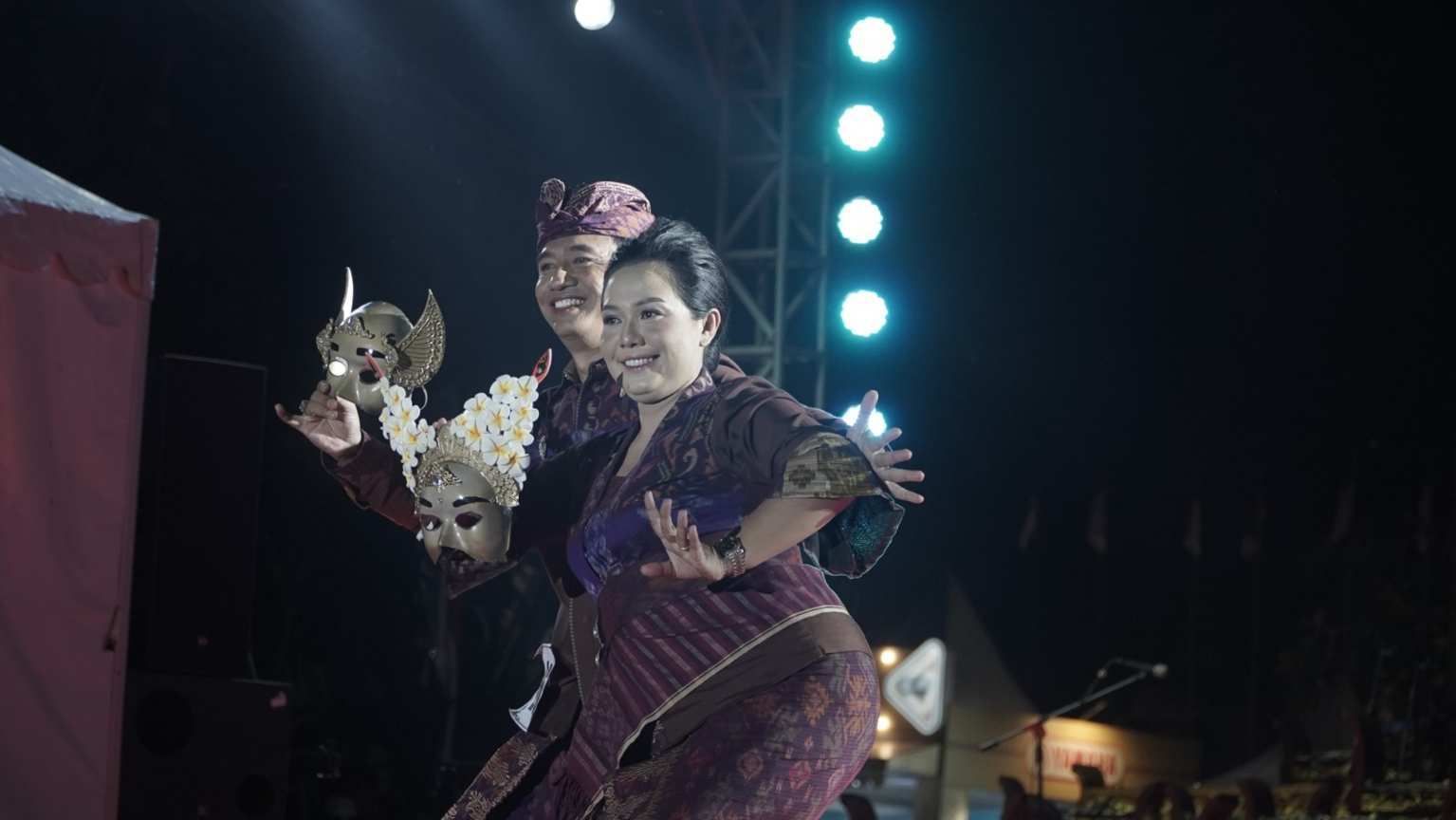 Fashion Show Ethnoglam: Perpaduan Spirit Lokal dan Gaya Kekinian di ...