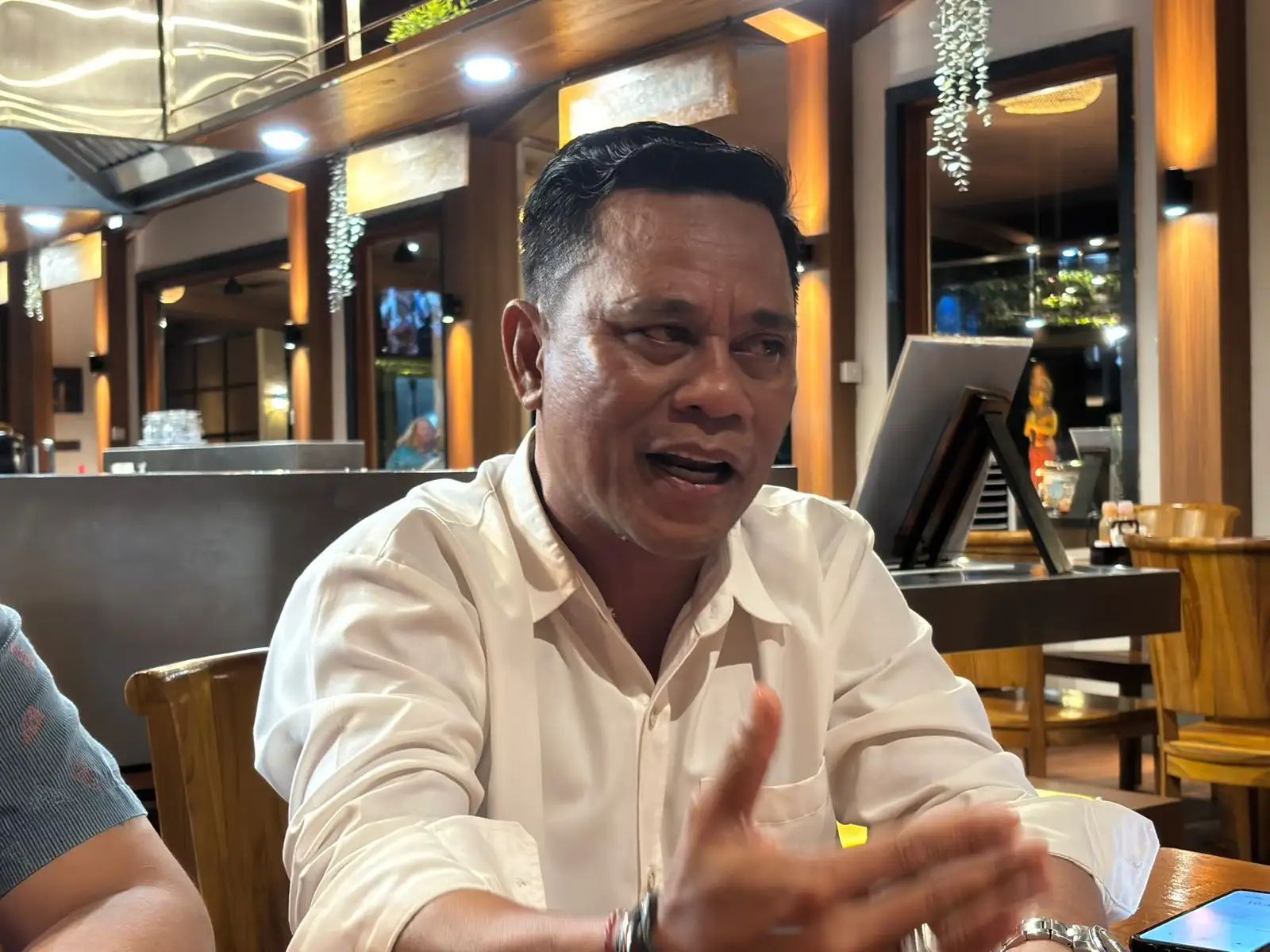 Arak Bali Jadi Bintang Koktail Modern di Bar Takeover 69 Bar & Resto ...