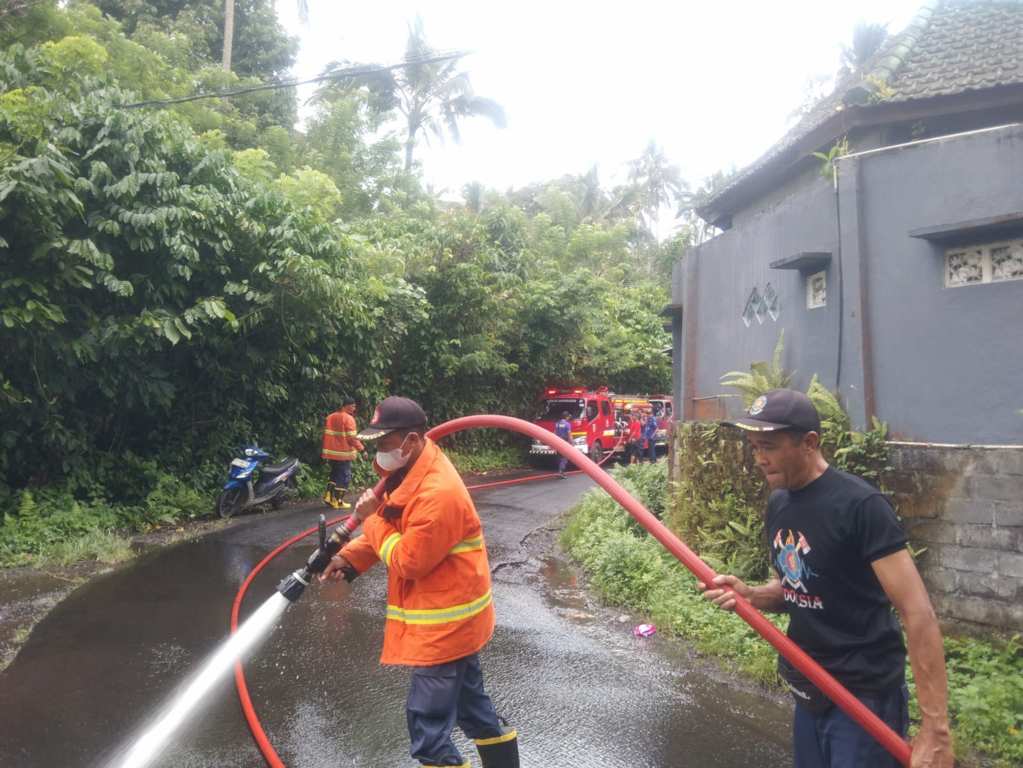 Tumpahan Solar Sepanjang 1 Kilometer Bikin Lima Pengendara Terjatuh di ...