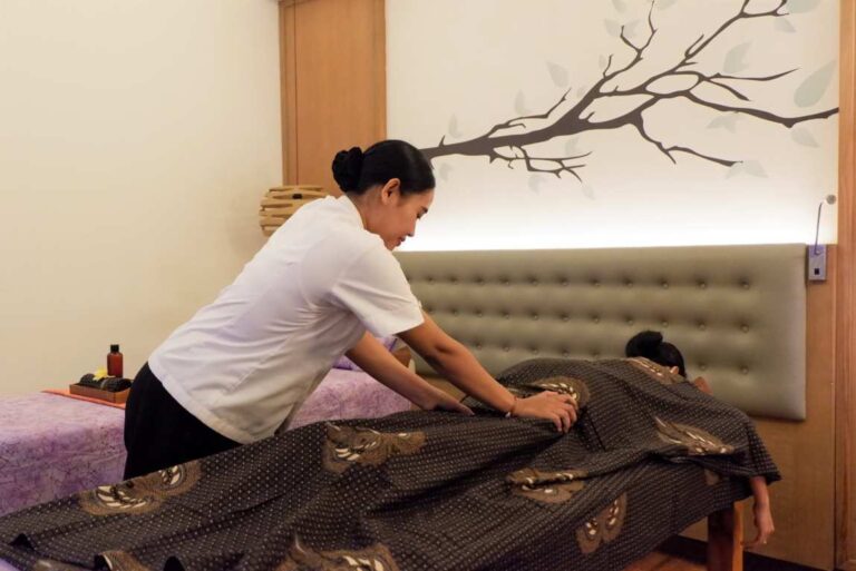Nikmati Pengalaman Staycation dan Balinese Massage di FOX Jimbaran ...